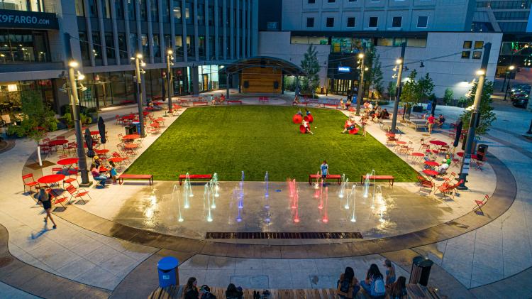 Broadway Square Amenities | Fargo Parks